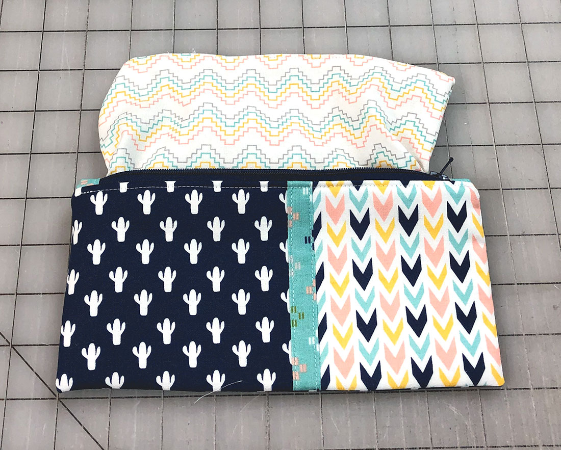 A Step by Step Color block Zipper Pouch Tutorial - Ameroonie Designs