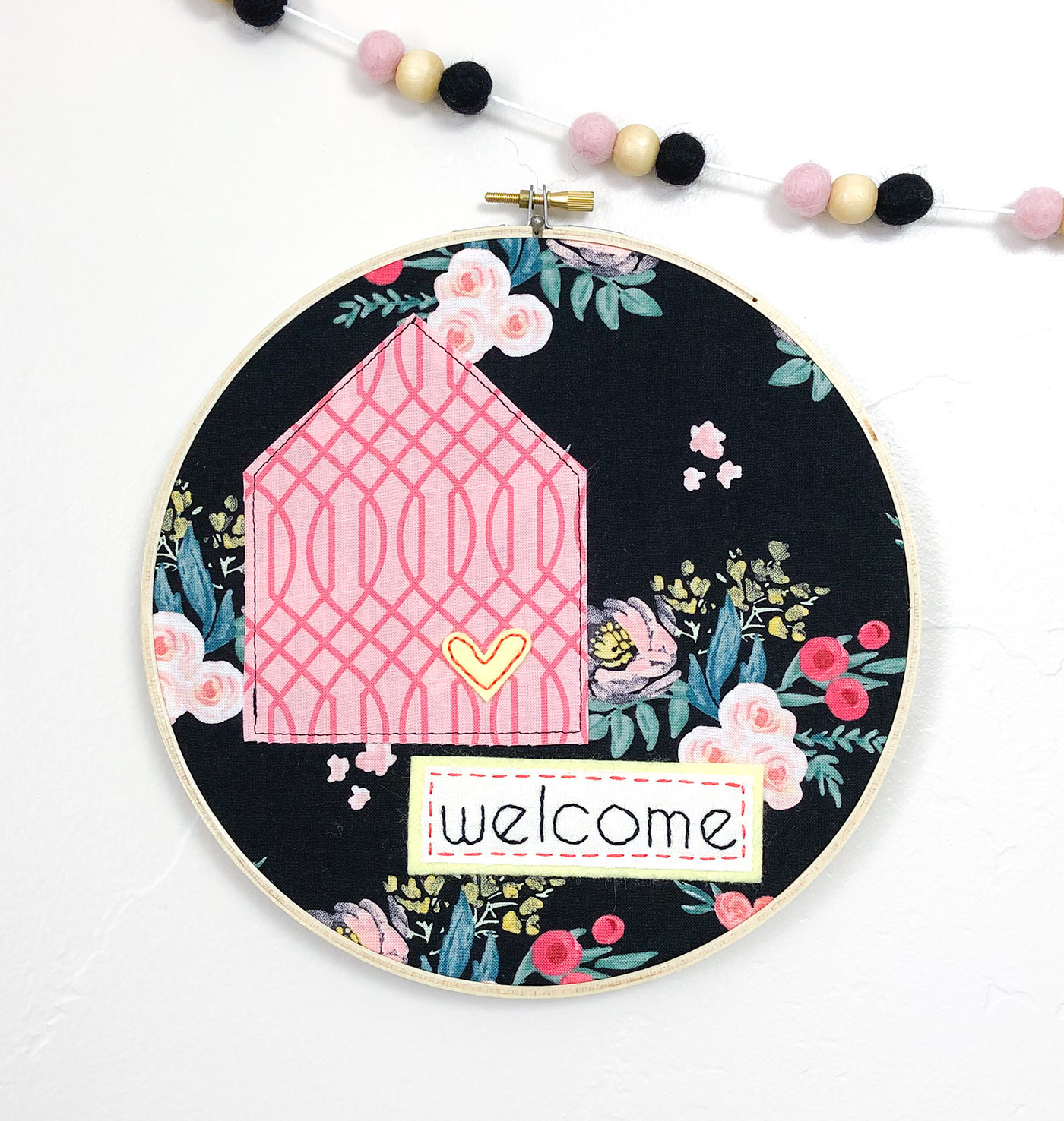 Welcome Wall Banner DIY - Ameroonie Designs free pattern