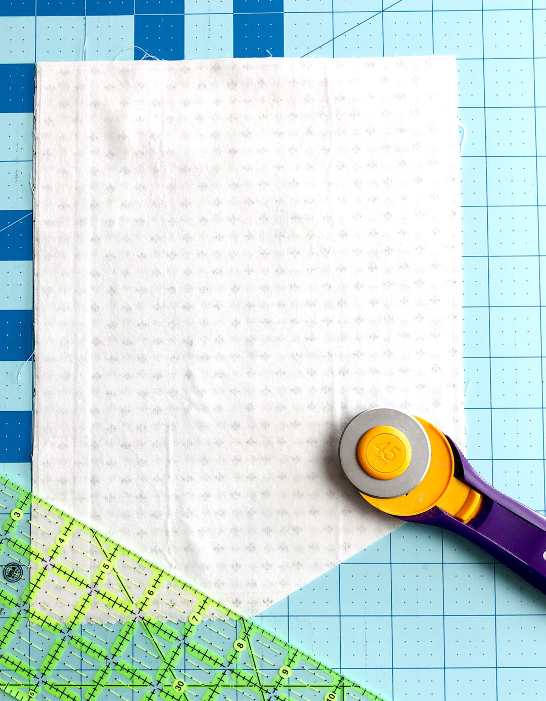 Welcome Wall Banner DIY - Ameroonie Designs free pattern