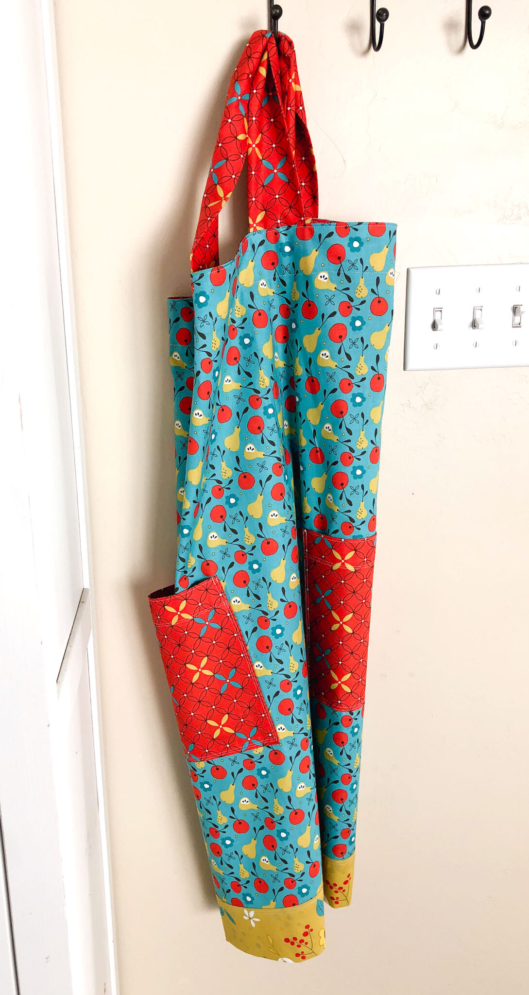 Cross Back Apron Tutorial - from Ameroonie Designs