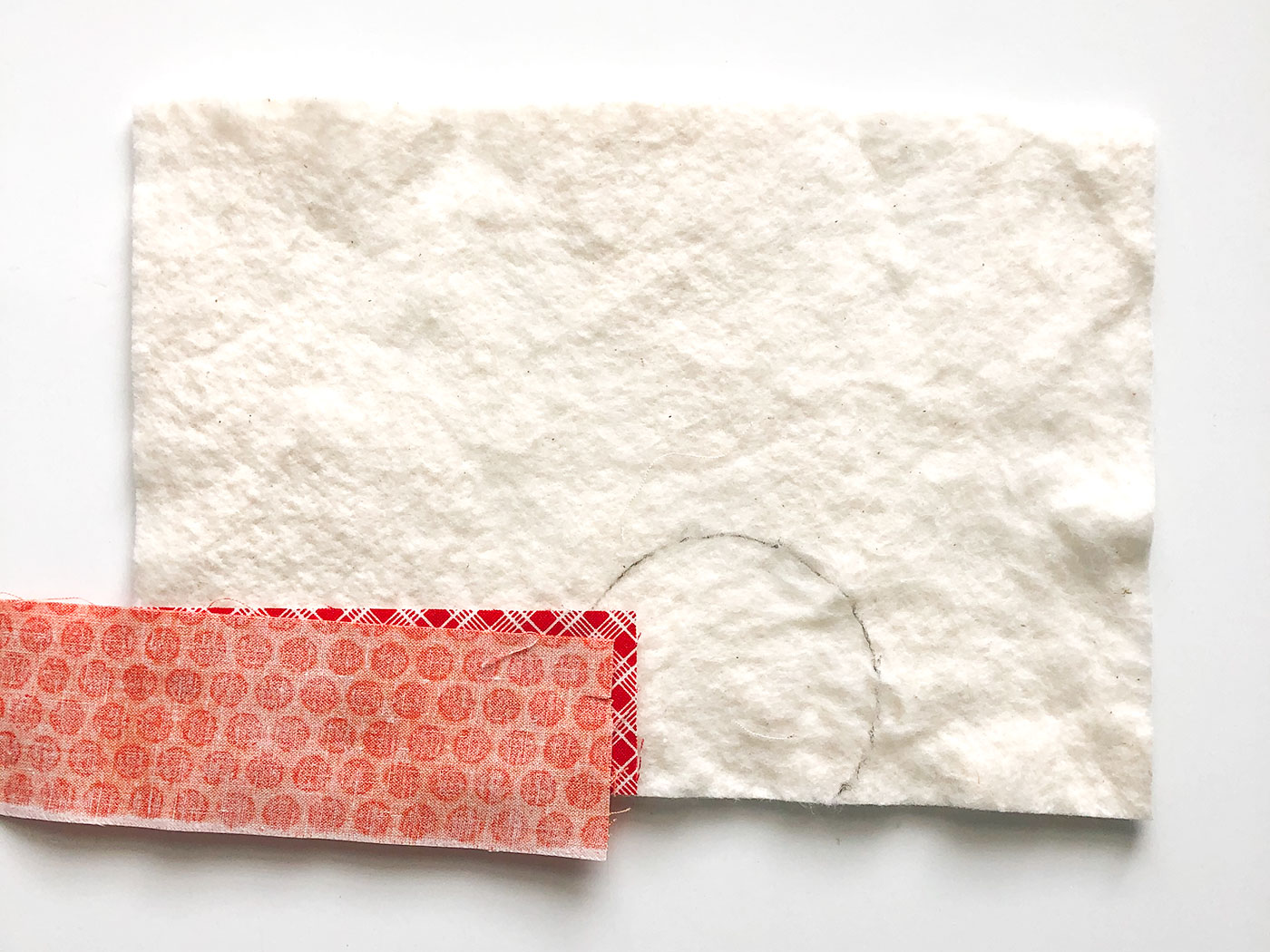 Quick and Easy Rainbow Sunset Mug Rug Tutorial - Ameroonie Designs