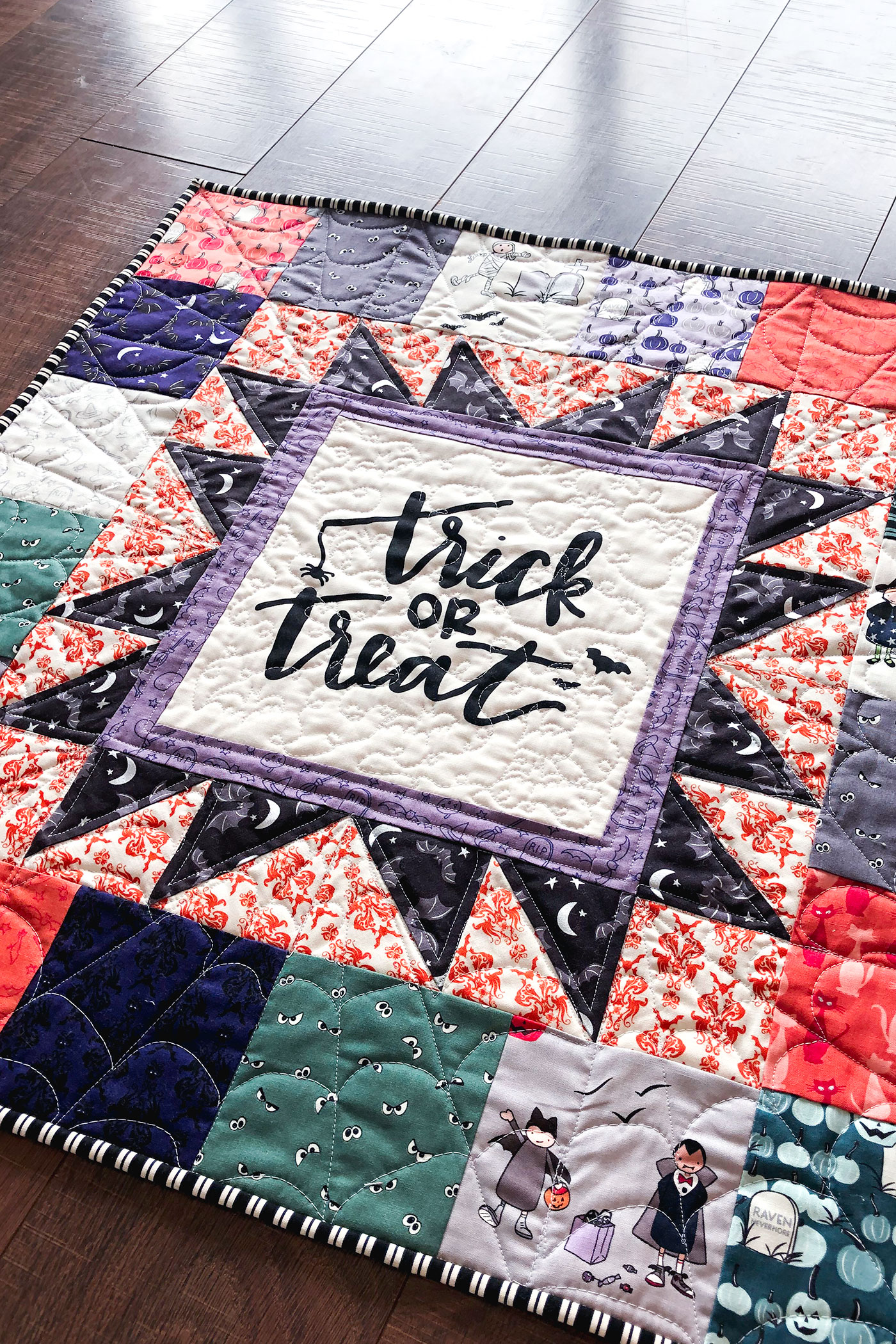 Free Sewing Pattern: How to turn a fabric panel into a stunning mini quilt