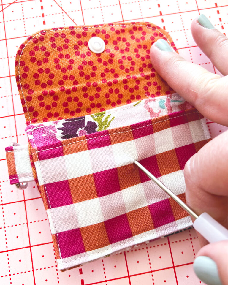 How to quickly install a plastic snap in your sewing project