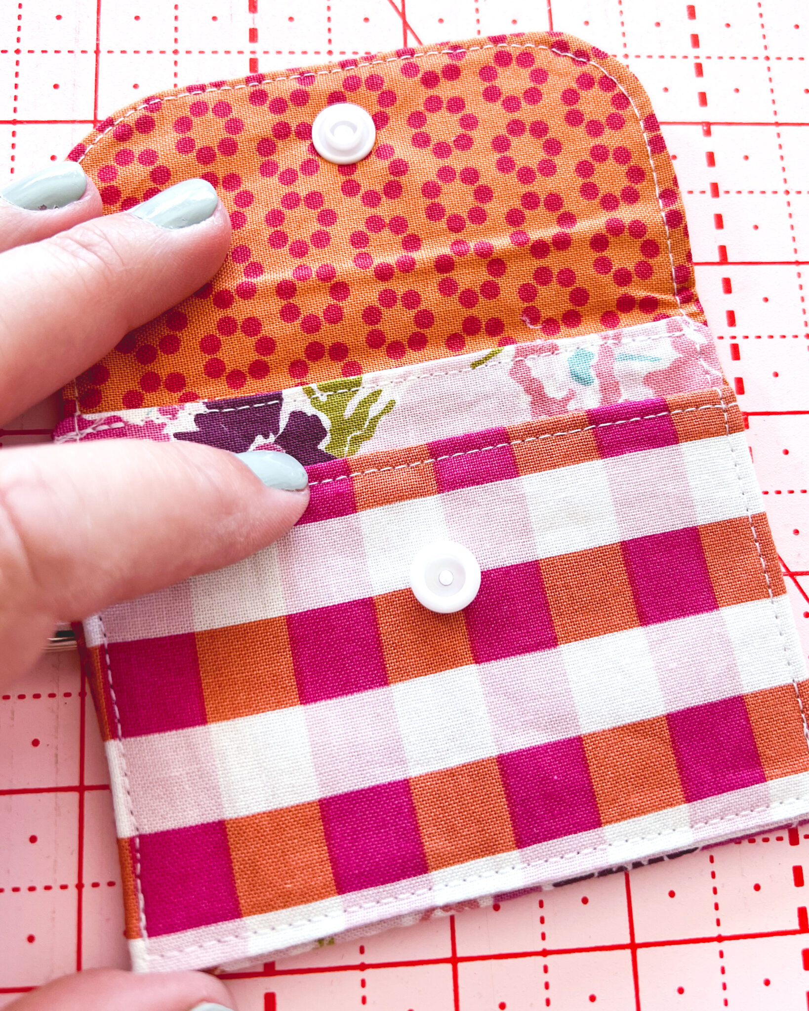 How to quickly install a plastic snap in your sewing project